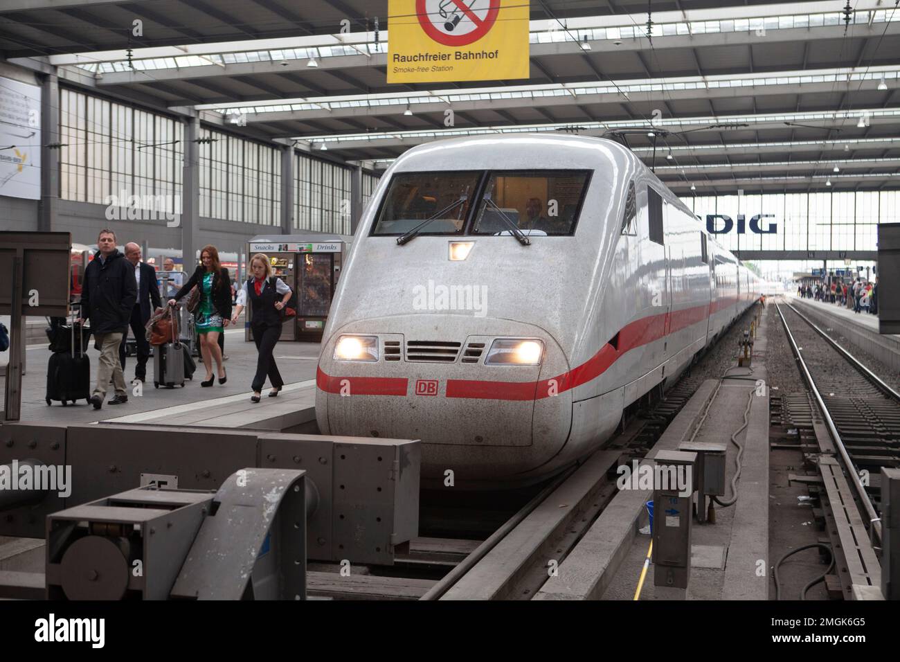 High-speed trains at the Munich railway station Stock Photo - Alamy