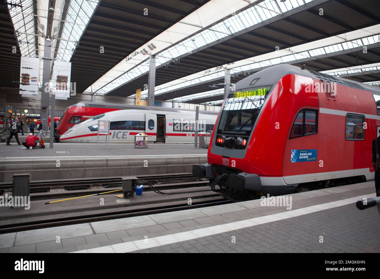 High-speed trains at the Munich railway station Stock Photo - Alamy