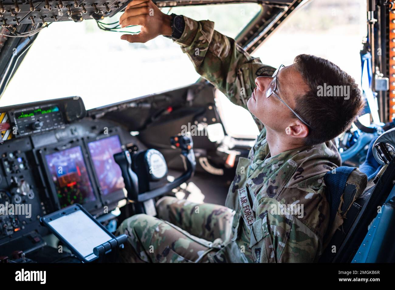 U.S. Air Force Tech. Sgt. Joseph Kesler, 22nd Airlift Squadron C-5M ...