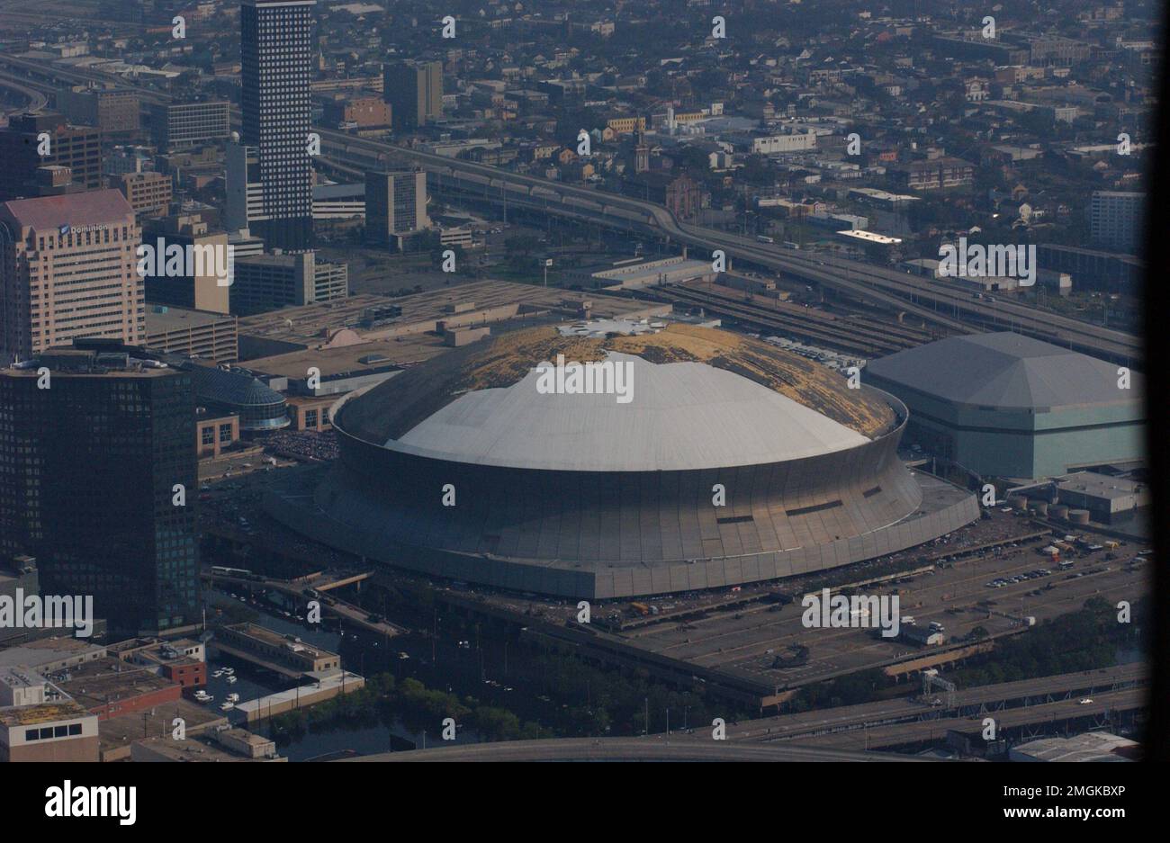 Superdome - 26-HK-268-4. Hurricane Katrina Stock Photo - Alamy