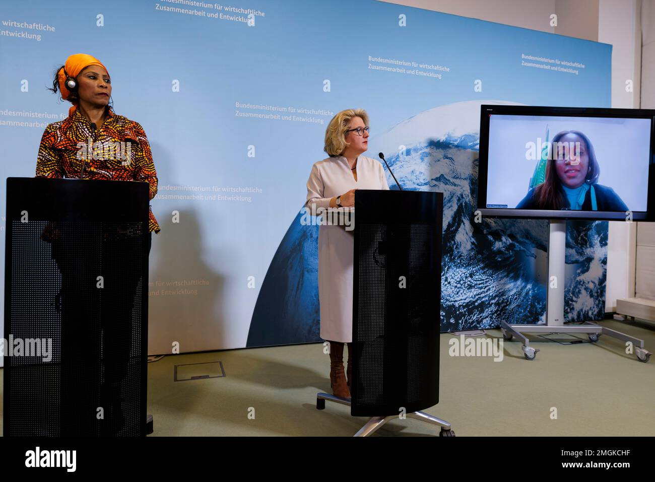 Berlin, Deutschland. 24th Jan, 2023. left to right Svenja Schulze ...