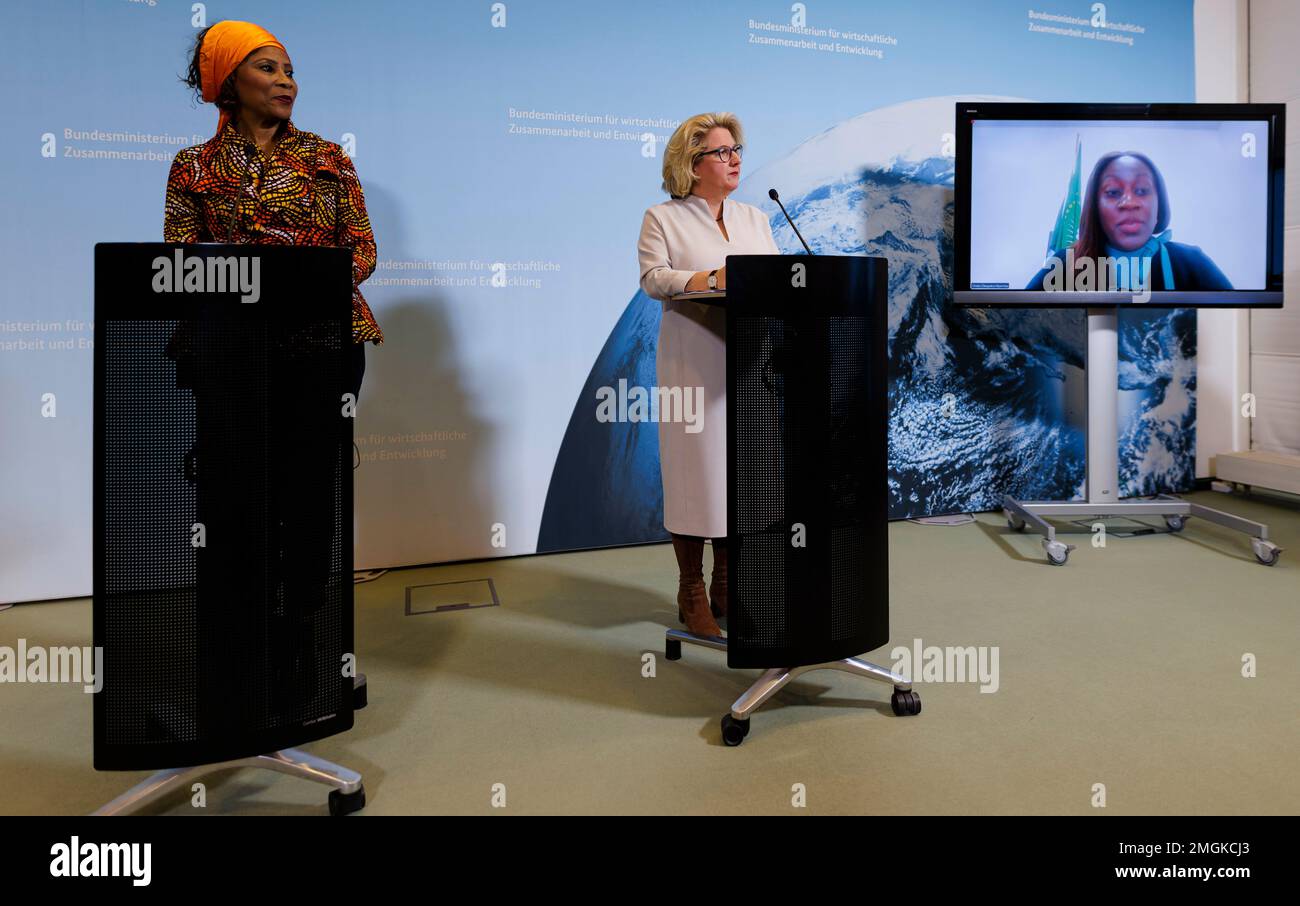 Berlin, Deutschland. 24th Jan, 2023. left to right Svenja Schulze ...