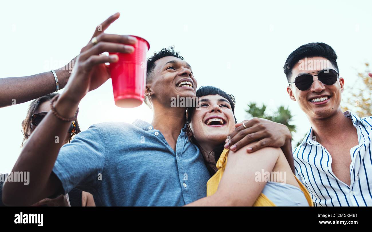 Friends at outdoor concert hi-res stock photography and images - Alamy