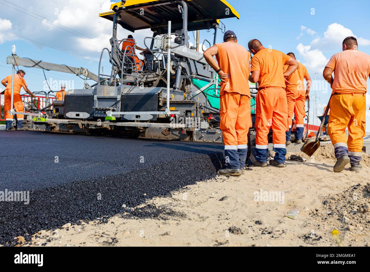 Tarmac paver machine hi-res stock photography and images - Alamy