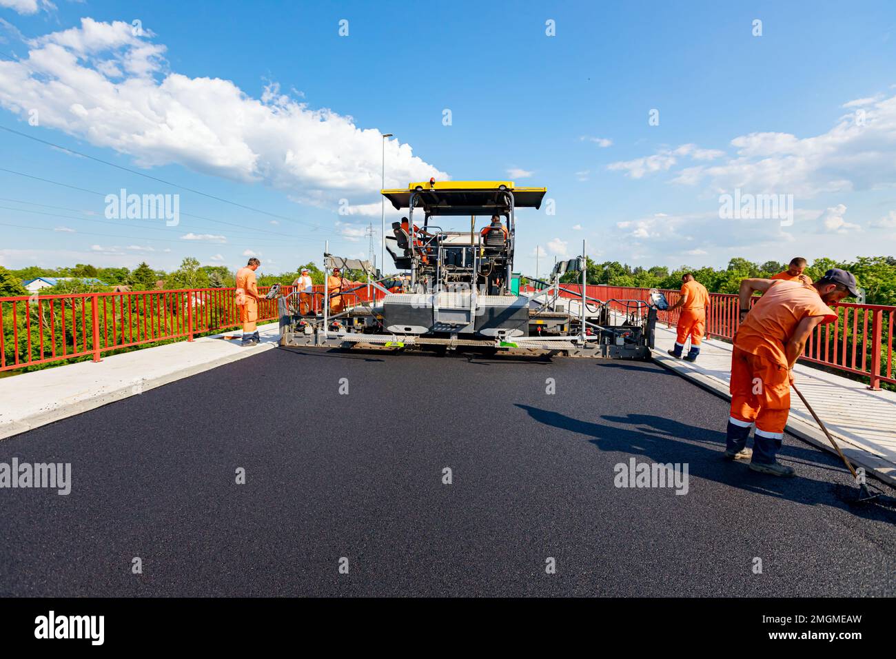 Asphalting machine hi-res stock photography and images - Alamy