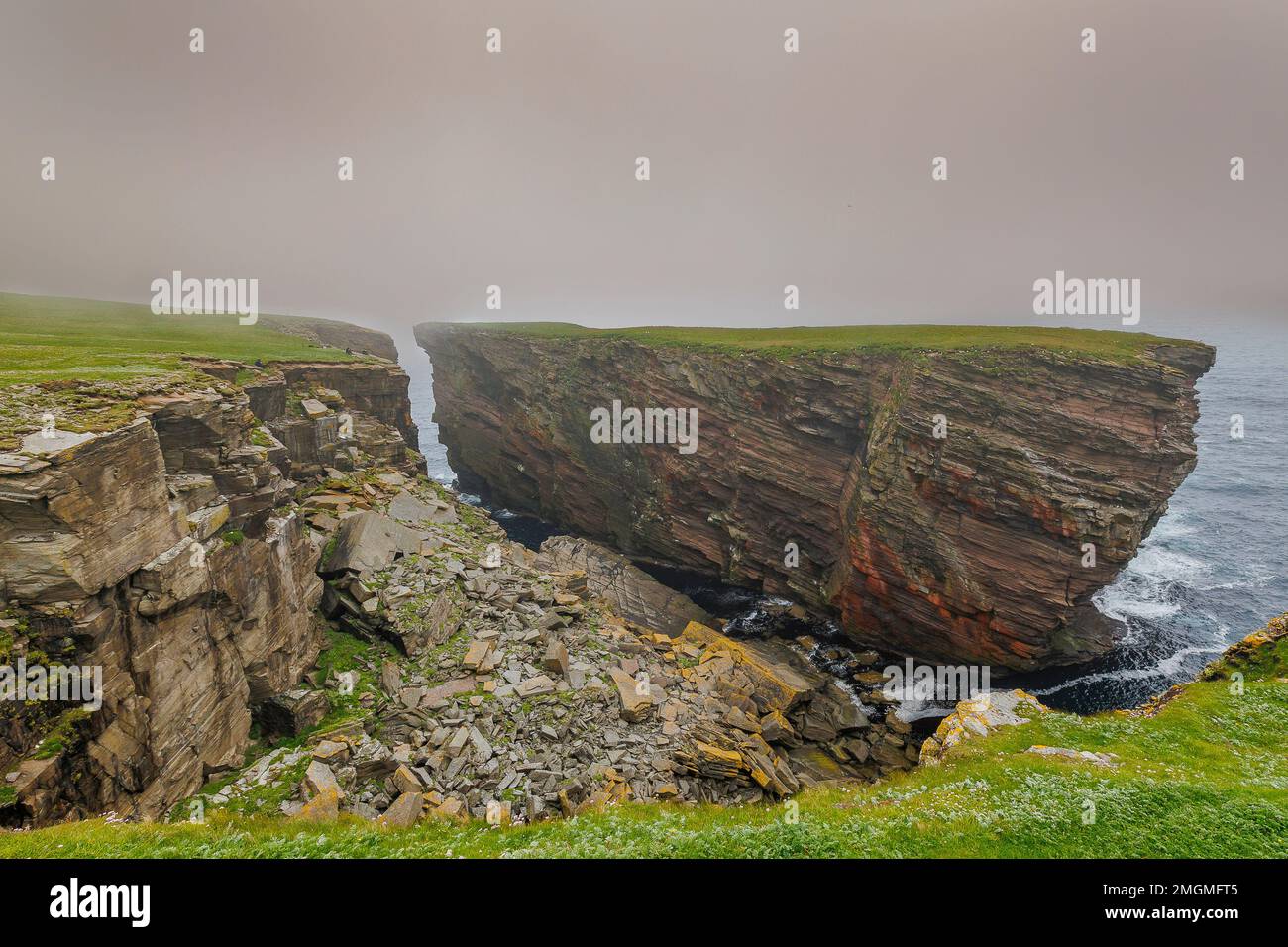 Rocky cliffs of Noss Island, Shetland, Scotland Stock Photo - Alamy