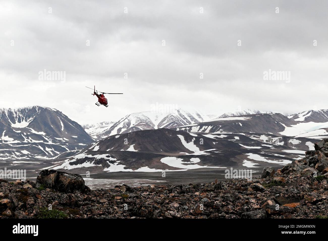 Helicopter link between Ittoqqotoormiit and Constable Point. 20 minute ...