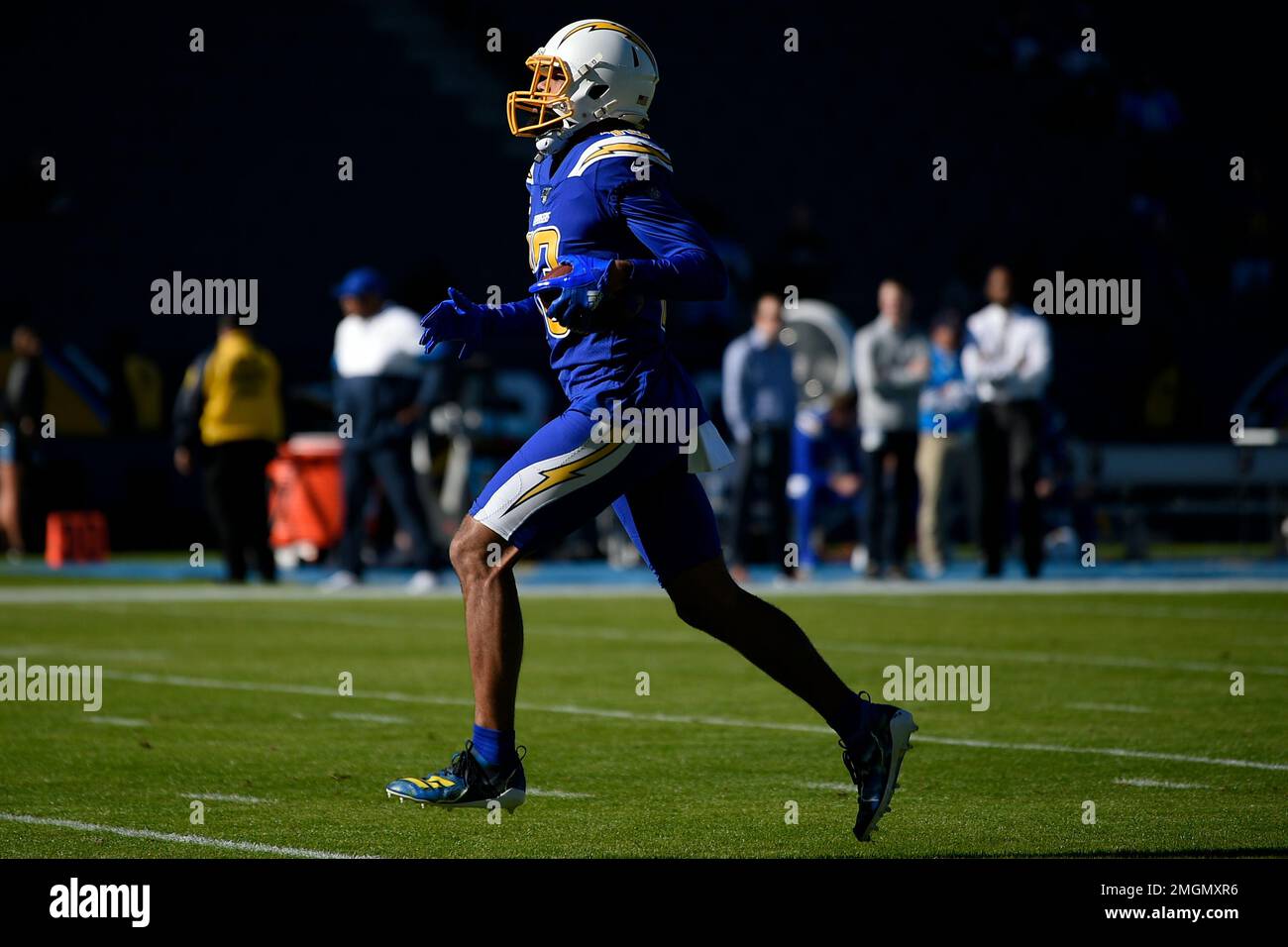 Los Angeles Chargers wide receiver Keenan Allen warms up before an NFL ...
