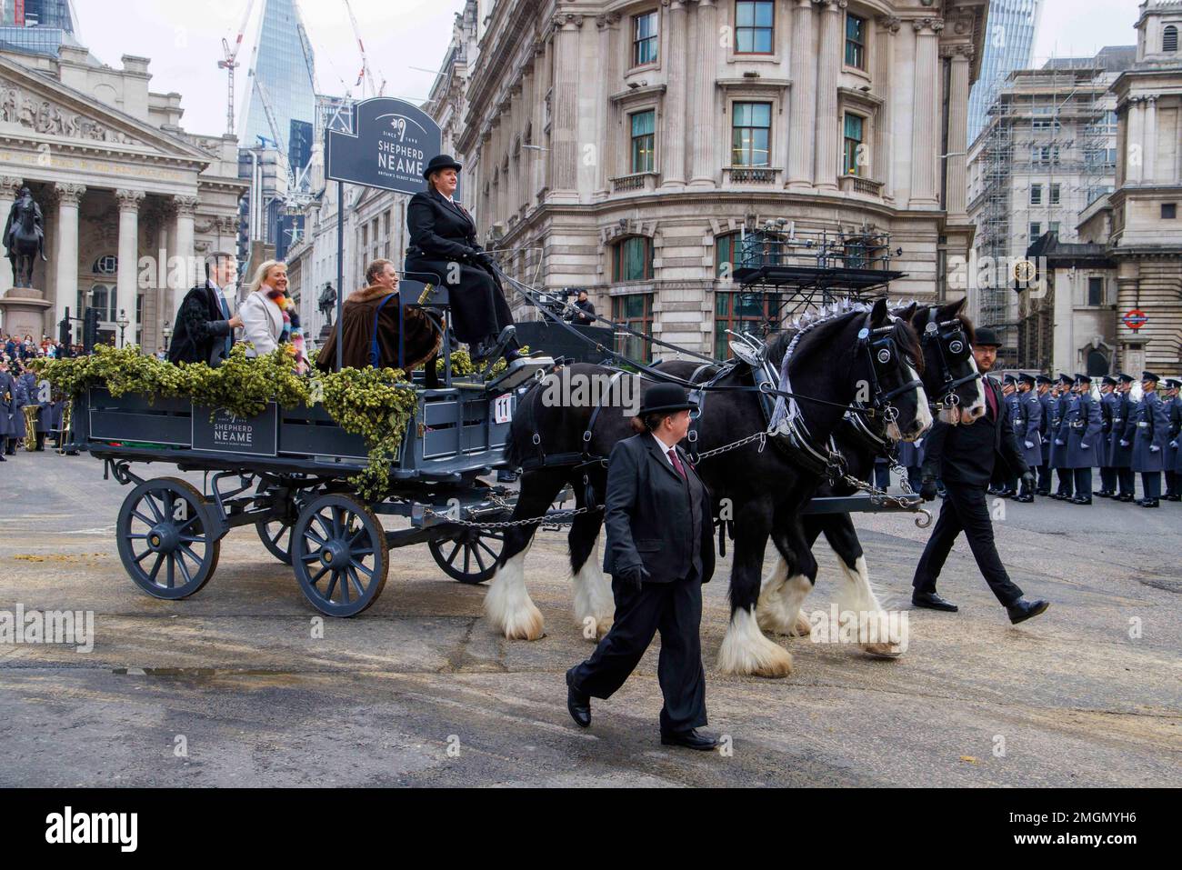 Shire Horses pull the Shepherd Neame carriage, Britains oldest brewer ...