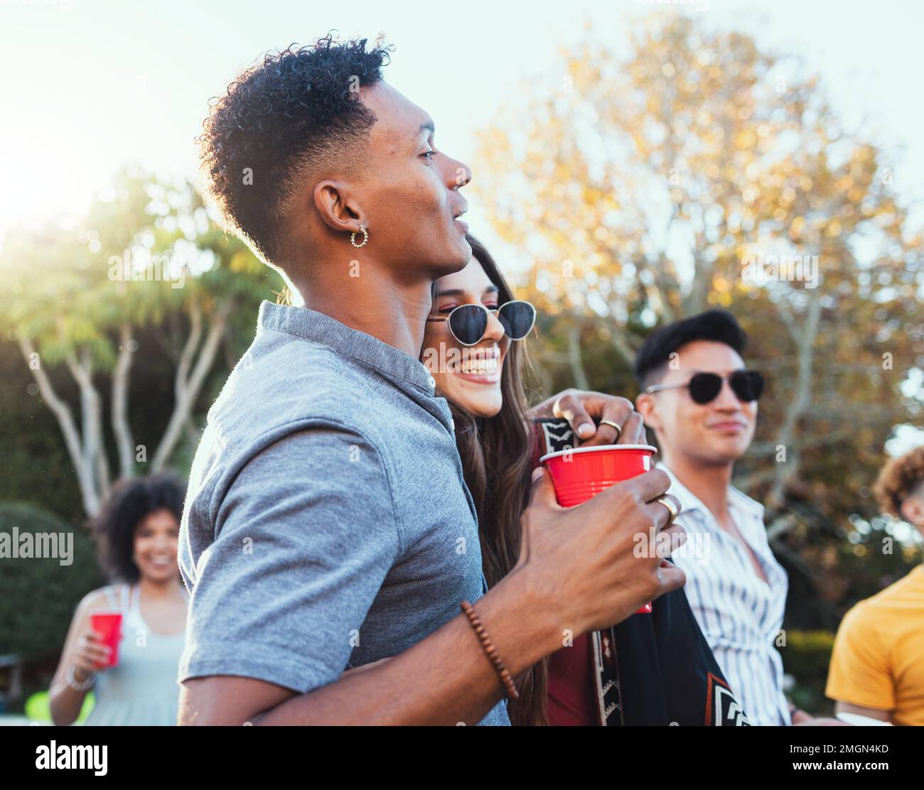 Friends at outdoor concert hi-res stock photography and images - Alamy