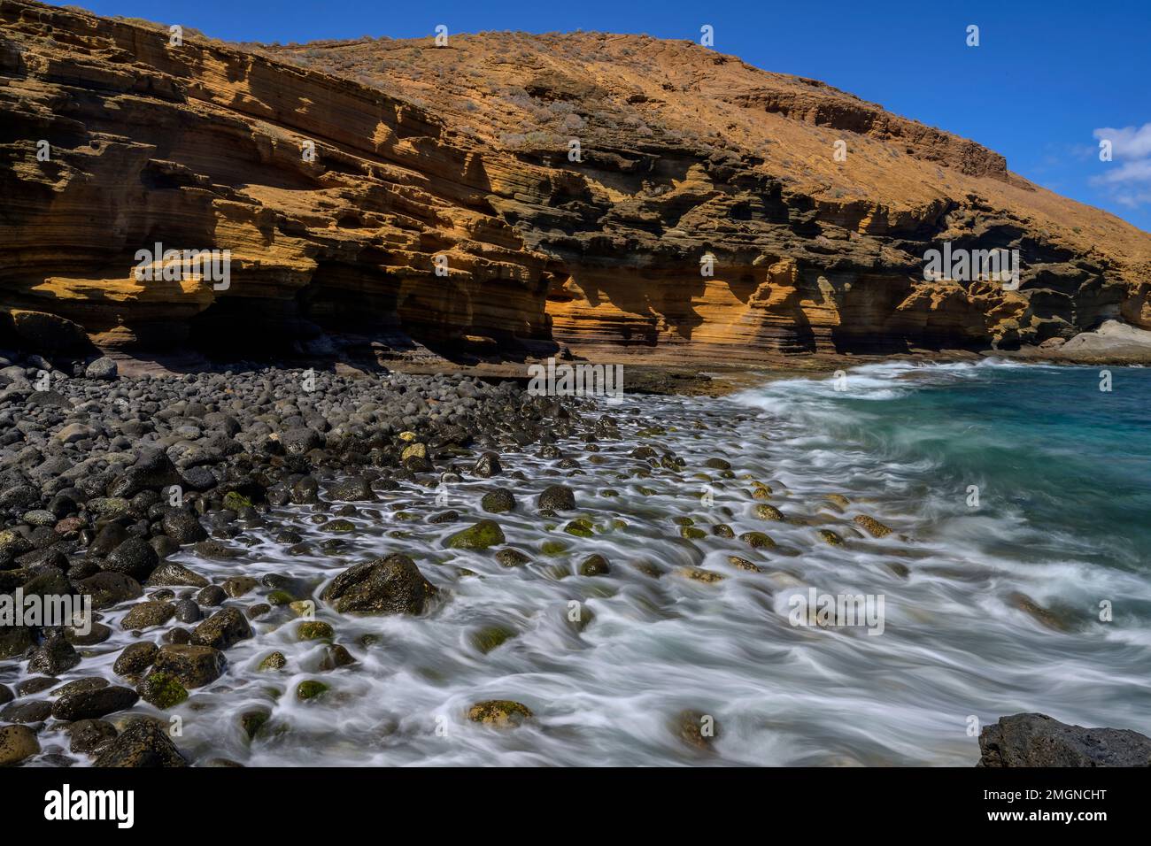La playa de montana amarilla, en la costa de Tenerife. Espectacular ...