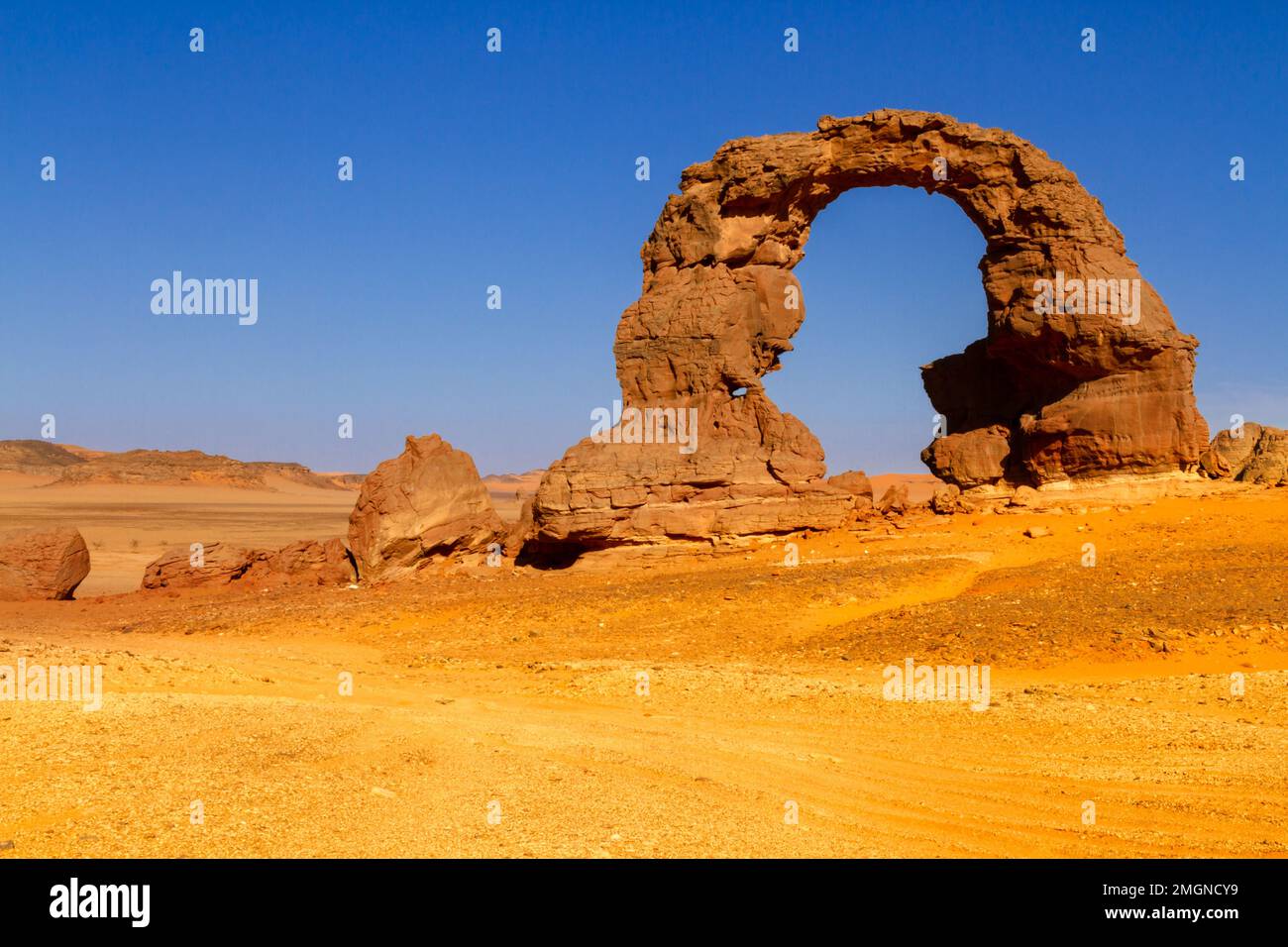 The huge, natural arch in the Tadrart mountains. Tassili N'Ajjer ...