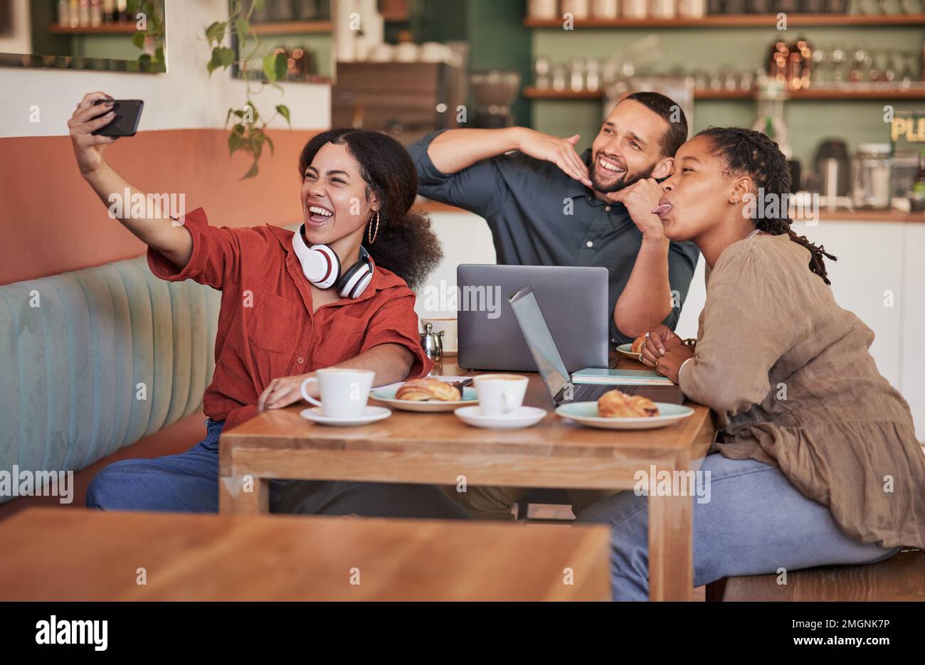 Blog reunion hi-res stock photography and images - Alamy