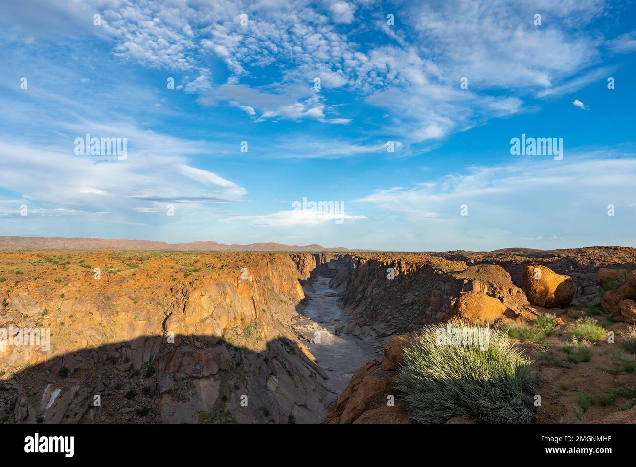 The Orange River Gorge below the falls at the Ararat View Point at ...