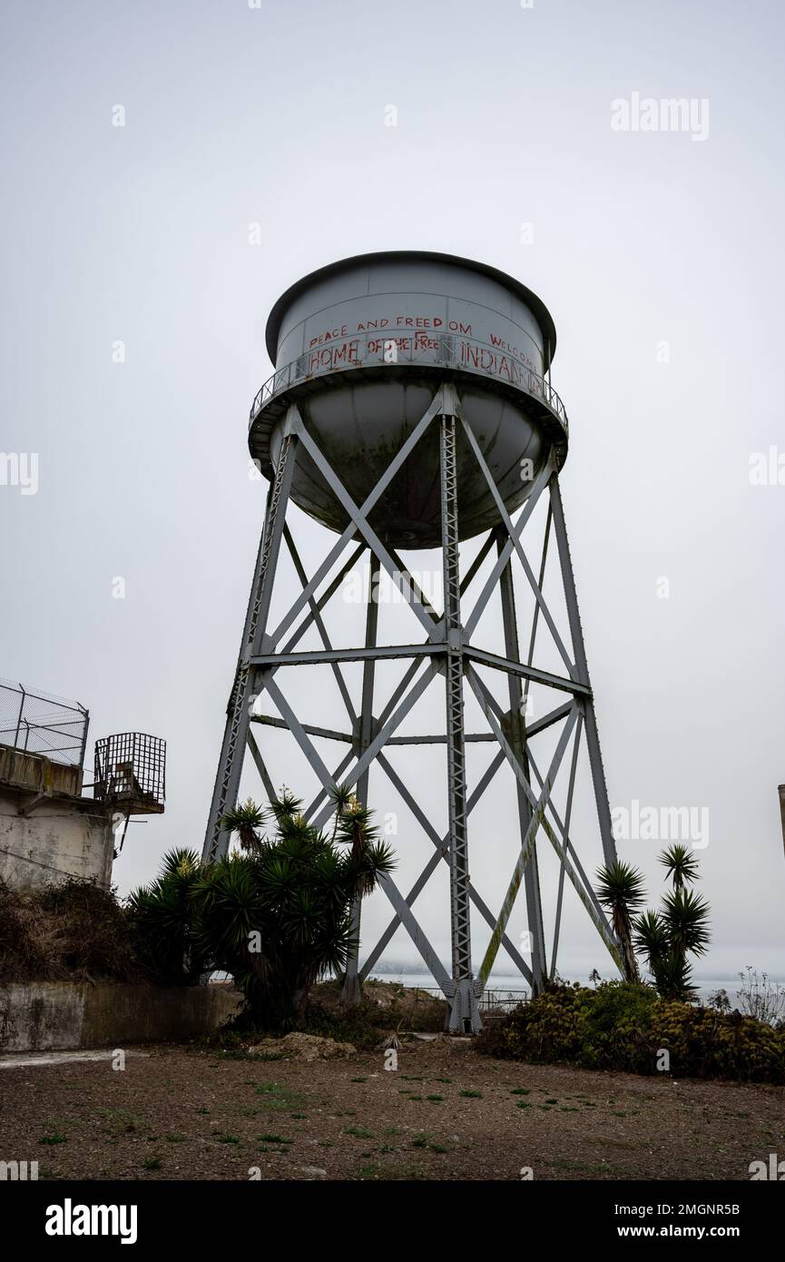 Alcatraz island prison water tank hi-res stock photography and images ...