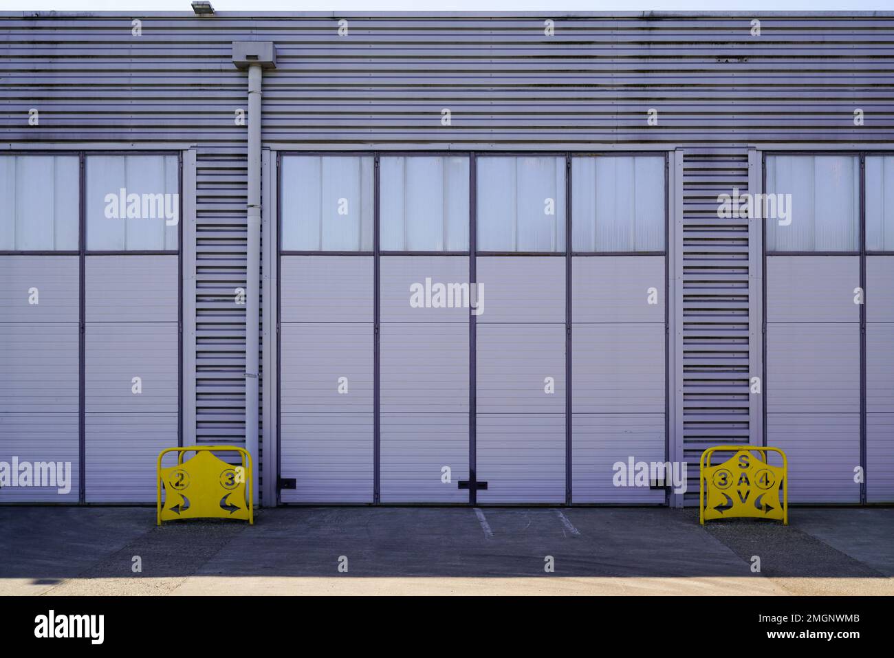 door facade new industrial unit warehouse building Stock Photo - Alamy