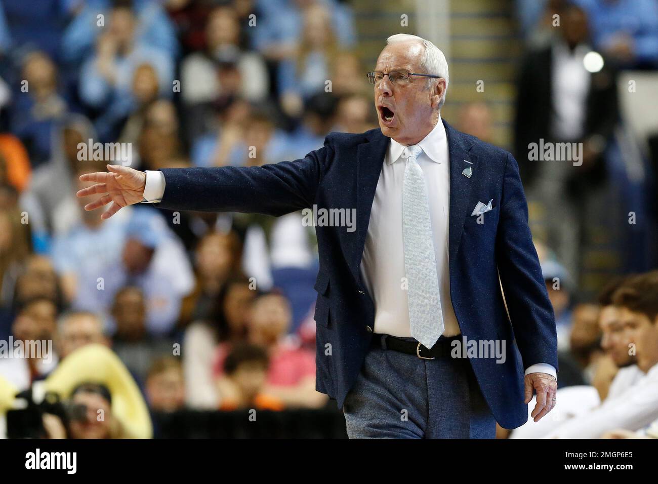North Carolina head coach Roy Williams reacts during the second half of ...