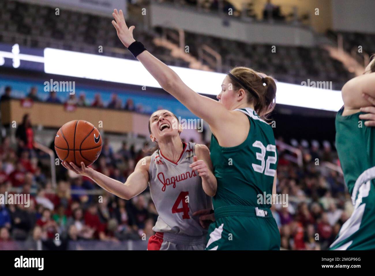 IUPUI guard Holly Hoopingarner (4) shoots under Green Bay forward Karly ...