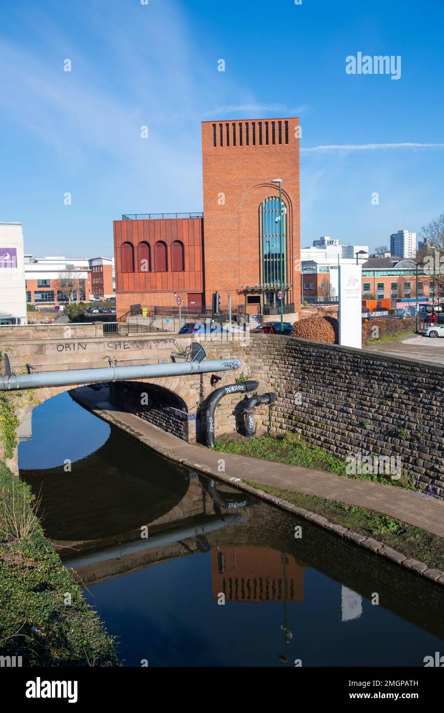 New Building at The Island Quarter, Canal Turn Nottingham City ...
