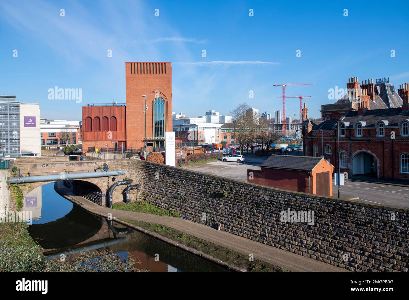 New Building at The Island Quarter, Canal Turn Nottingham City ...