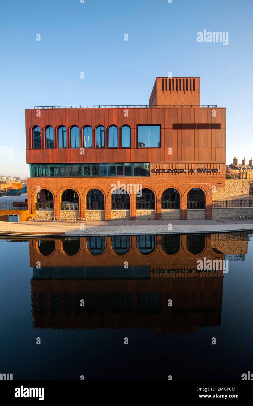 New Building at The Island Quarter, Canal Turn Nottingham City ...