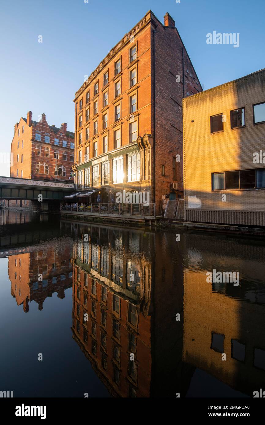 The Nottingham and Beeston Canal in Nottingham City, Nottinghamshire ...