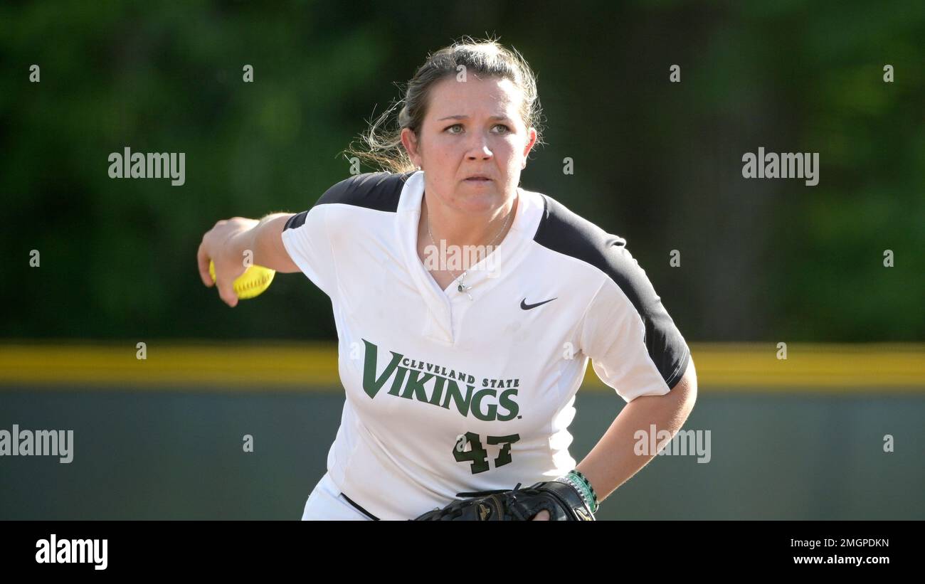 Cleveland State pitcher Kelly Hysong (47) throws to home plate during ...