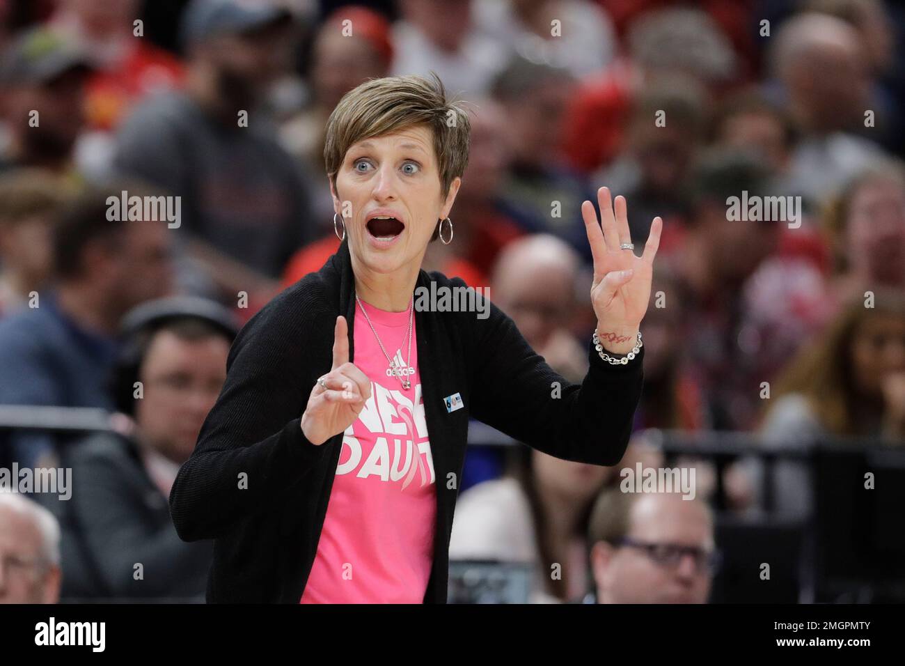 Indiana head coach Teri Moren calls a play during the first half of an ...