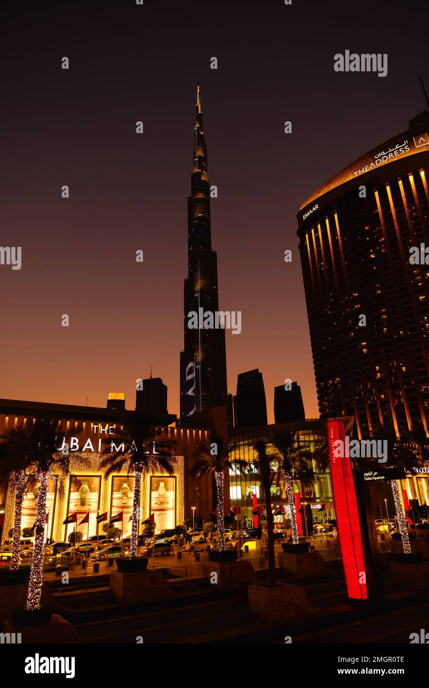 Main entrance of the Dubai Mall Stock Photo - Alamy