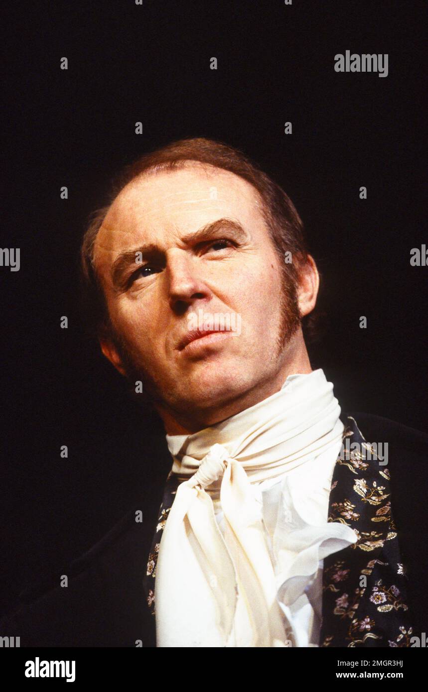 Theater stage lighting hi-res stock photography and images - Alamy