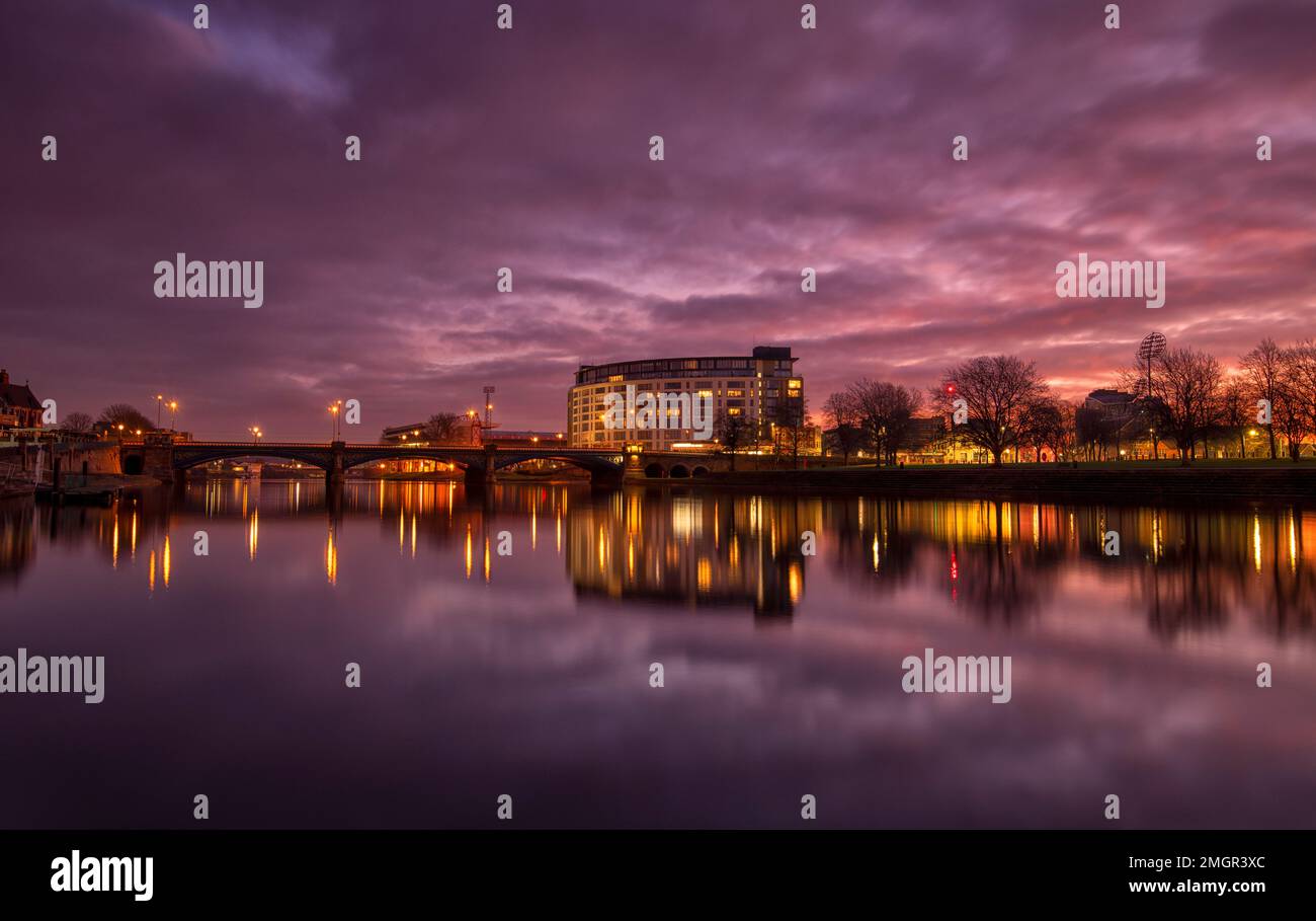 Sunrise on the River Trent at Victoria Embankment Trent Bridge ...