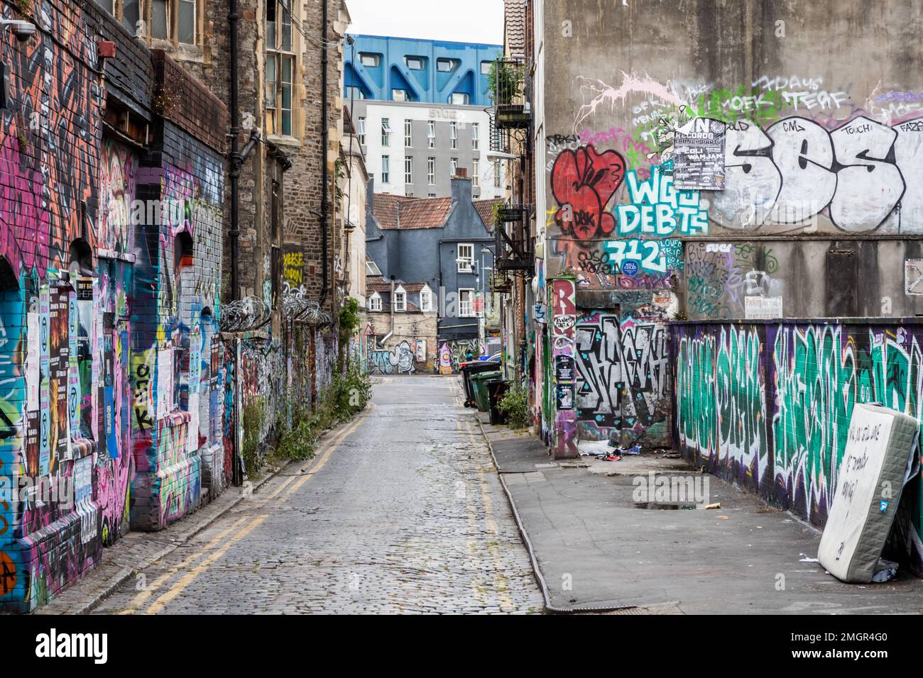 Buildings with graffiti hi-res stock photography and images - Alamy