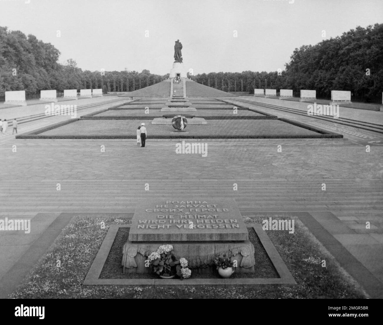 This is the Soviet military cemetery in East Berlin on July 10, 1961 ...