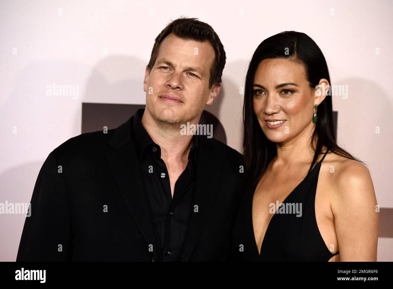 Jonathan Nolan Wife