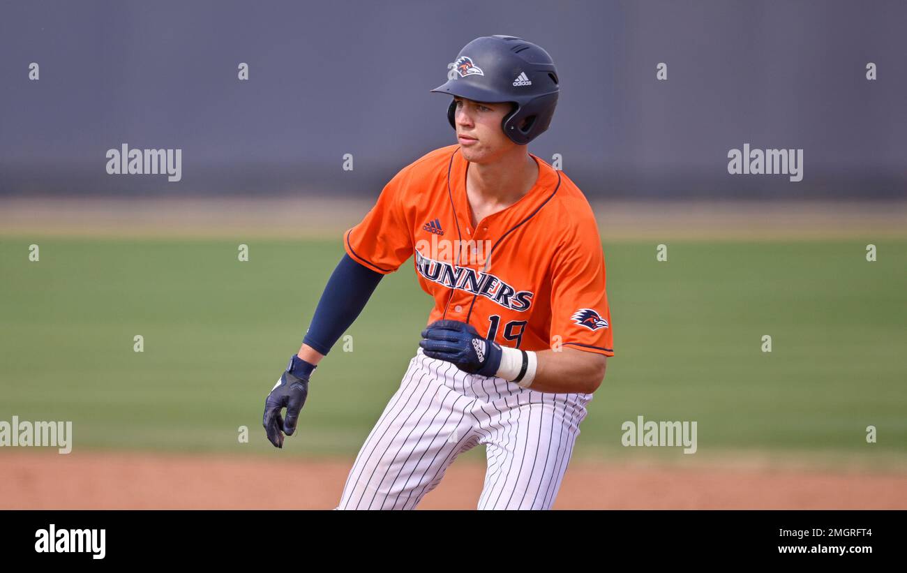 UTSA's Leyton Barry runs during an NCAA baseball game against Grambling ...