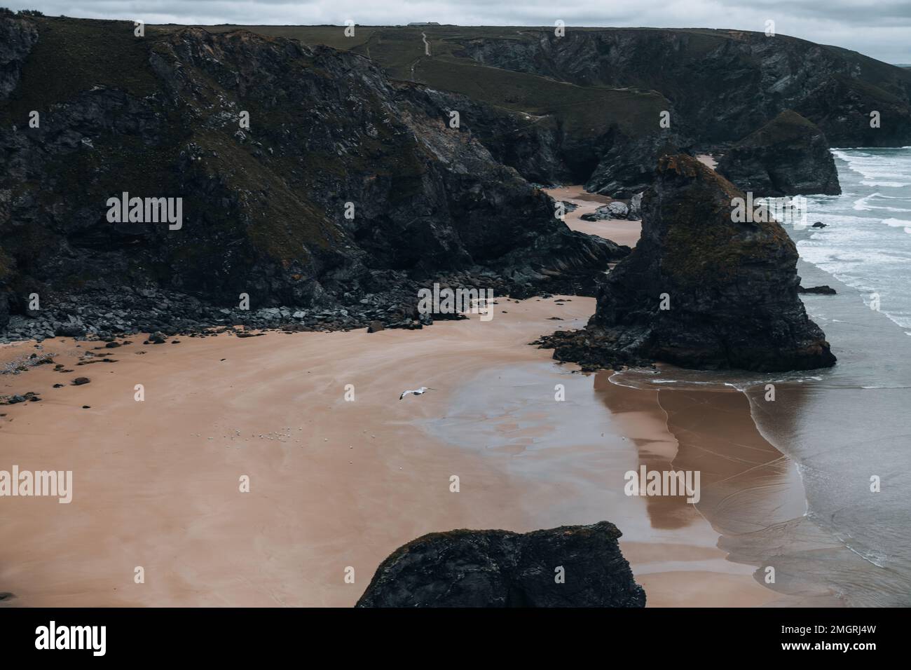 Cornish cliffs rocks hi-res stock photography and images - Alamy