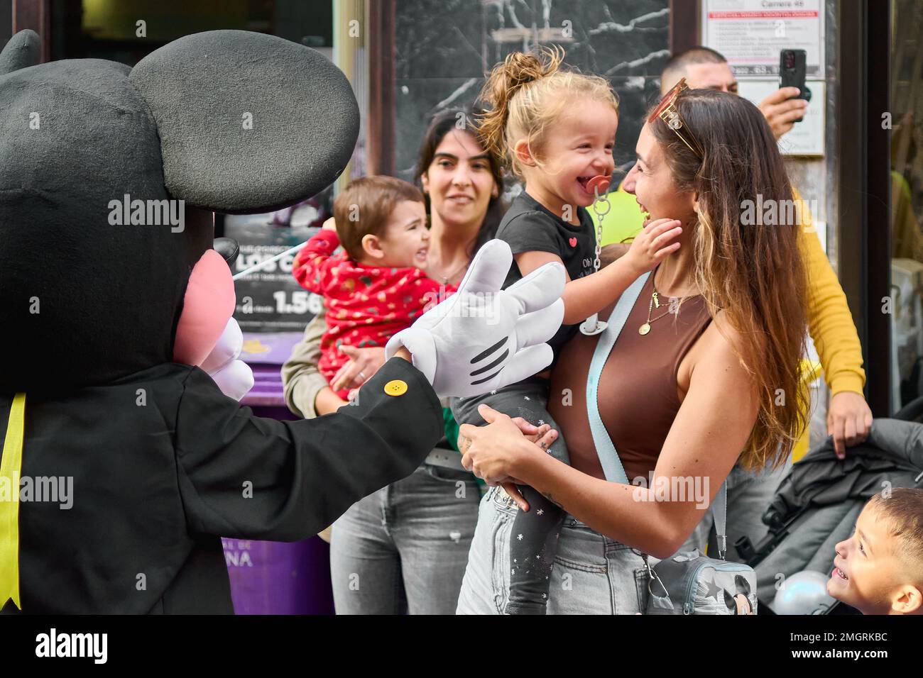 Child actors hi-res stock photography and images - Alamy