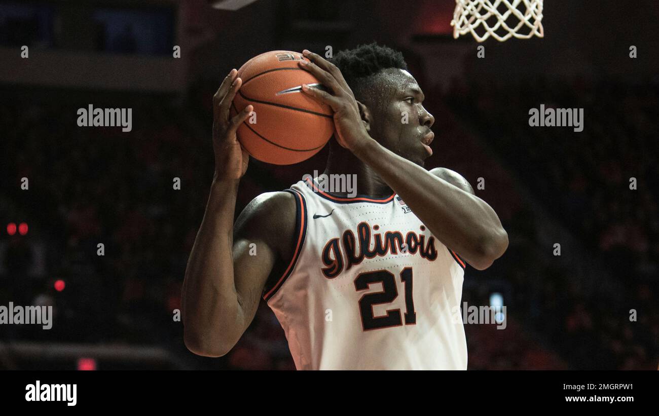 Illinois' Kofi Cockburn rebounds the ball against indiana in the second ...