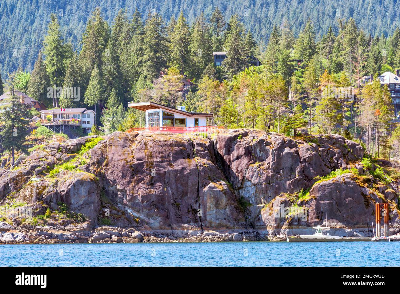 Rocky shore of the Pacific ocean in Vancouver Stock Photo - Alamy