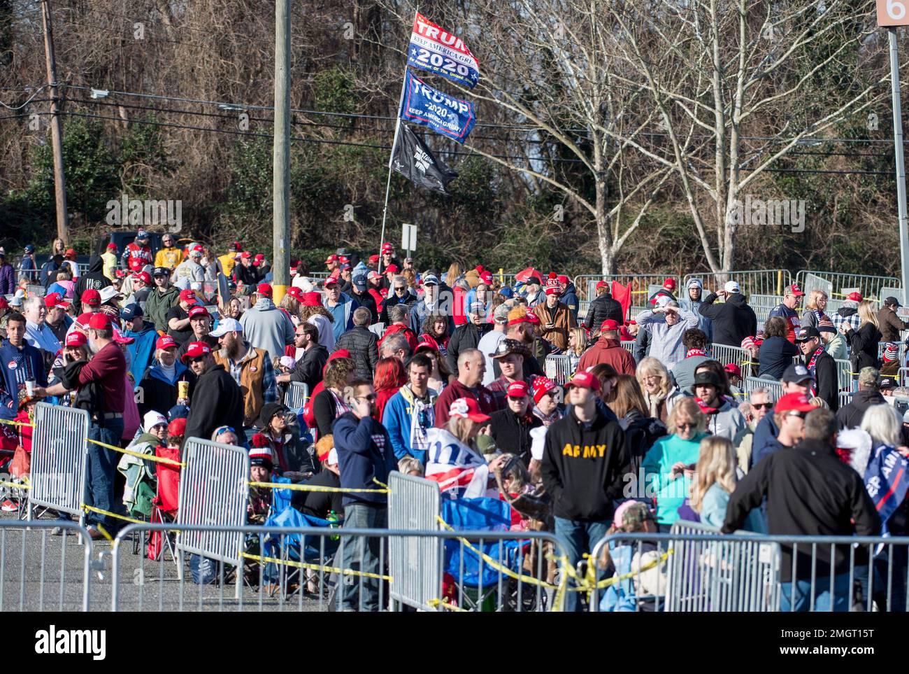 Supporters for President Donald Trump line up hours before a campaign ...