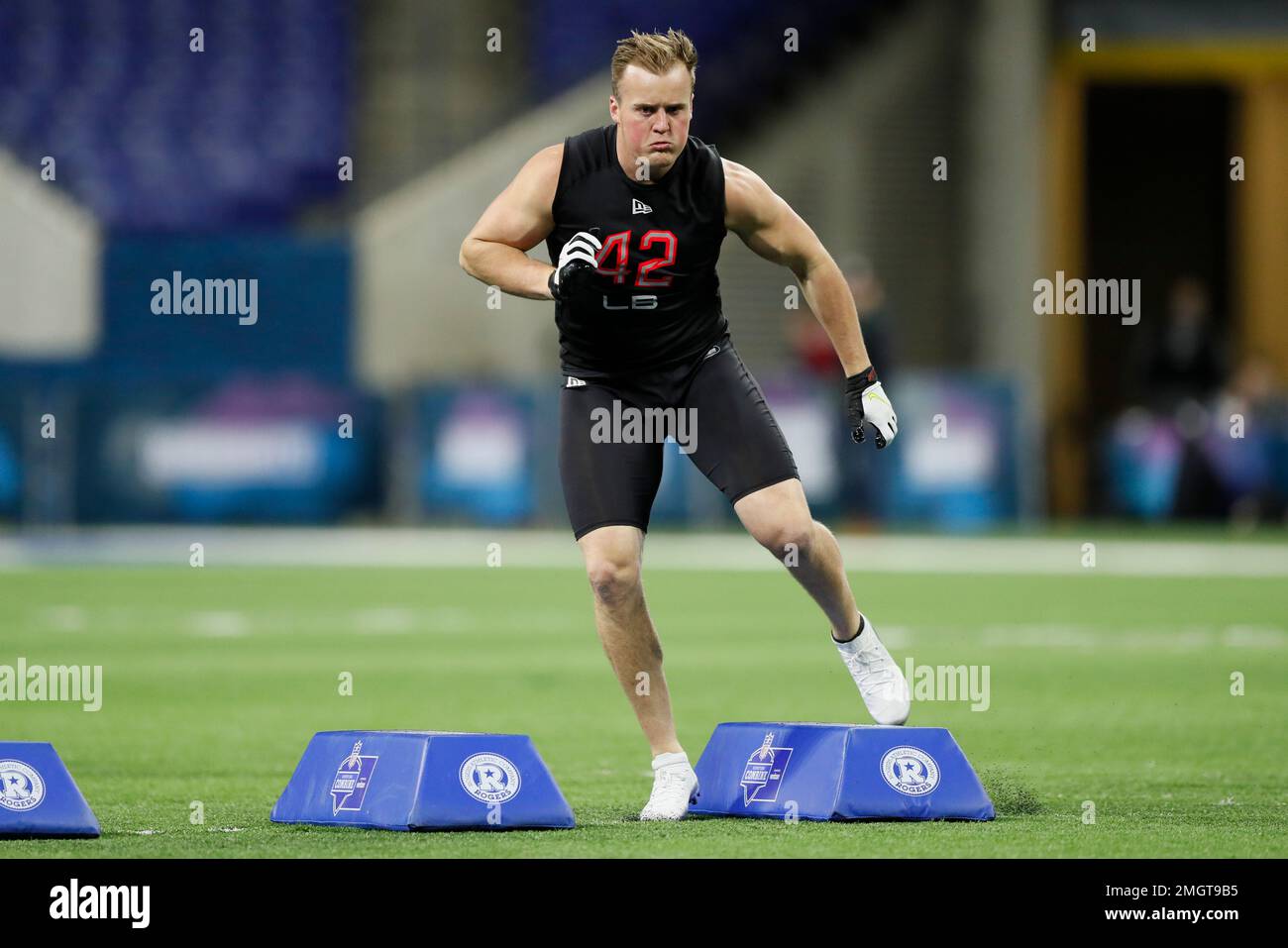 California linebacker Evan Weaver runs a drill at the NFL football ...