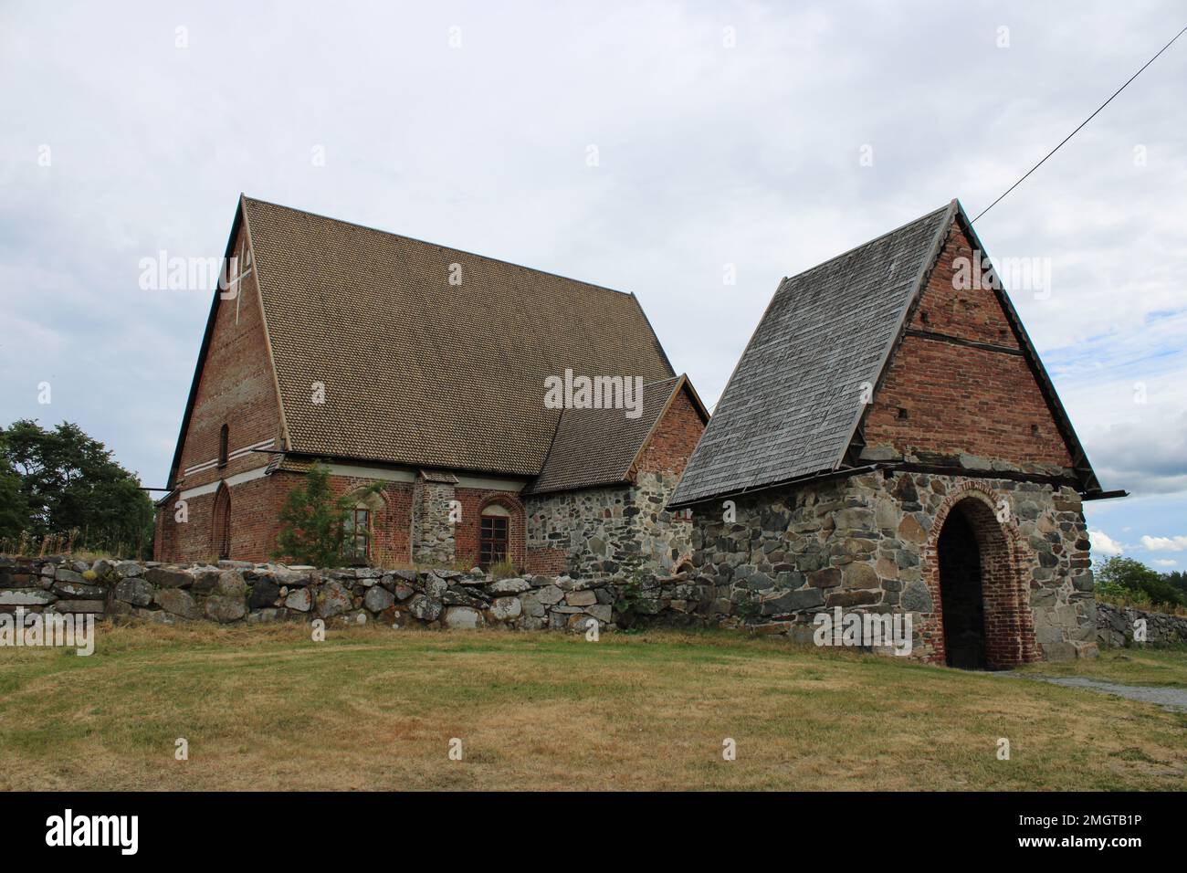 Hattulan pyhän ristin kirkko 1490, Hattula Stock Photo - Alamy
