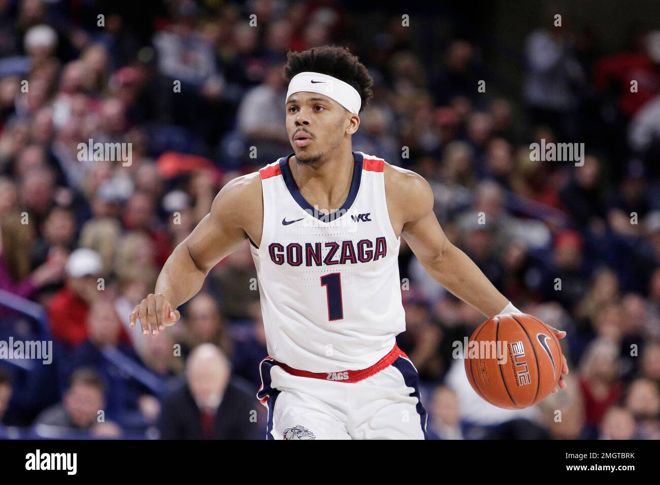 Gonzaga guard Admon Gilder (1) dribbles the ball during the second half ...