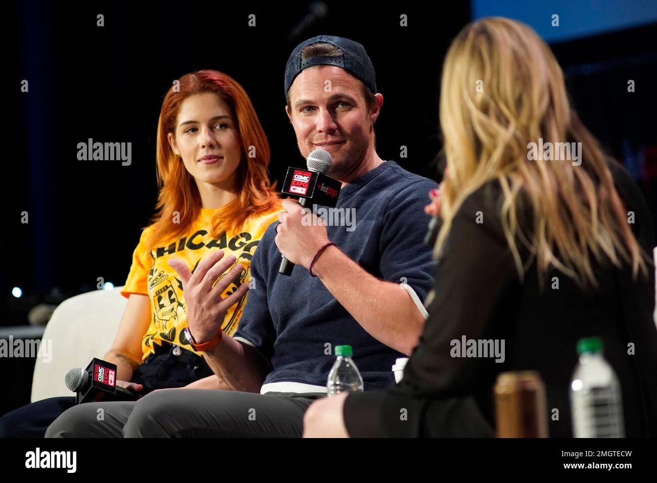 Zensur Rhythmisch Extrem emily bett rickards left arrow Chor Massaker Essen