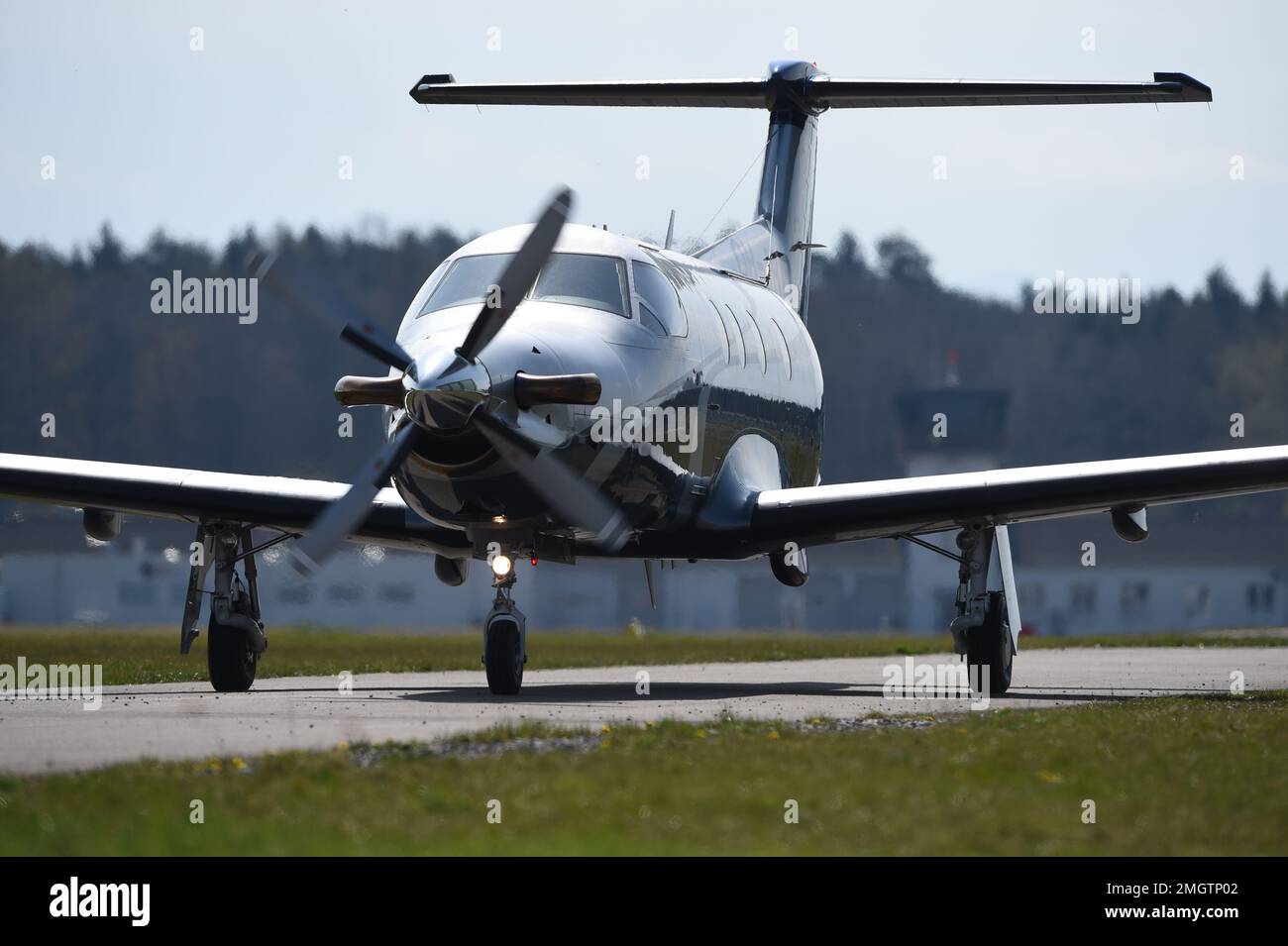 Single turboprop aircraft pilatus pc 12 hi-res stock photography and ...