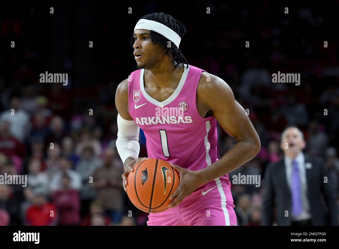 Arkansas guard Ricky Council IV (1) runs a play against LSU during an ...