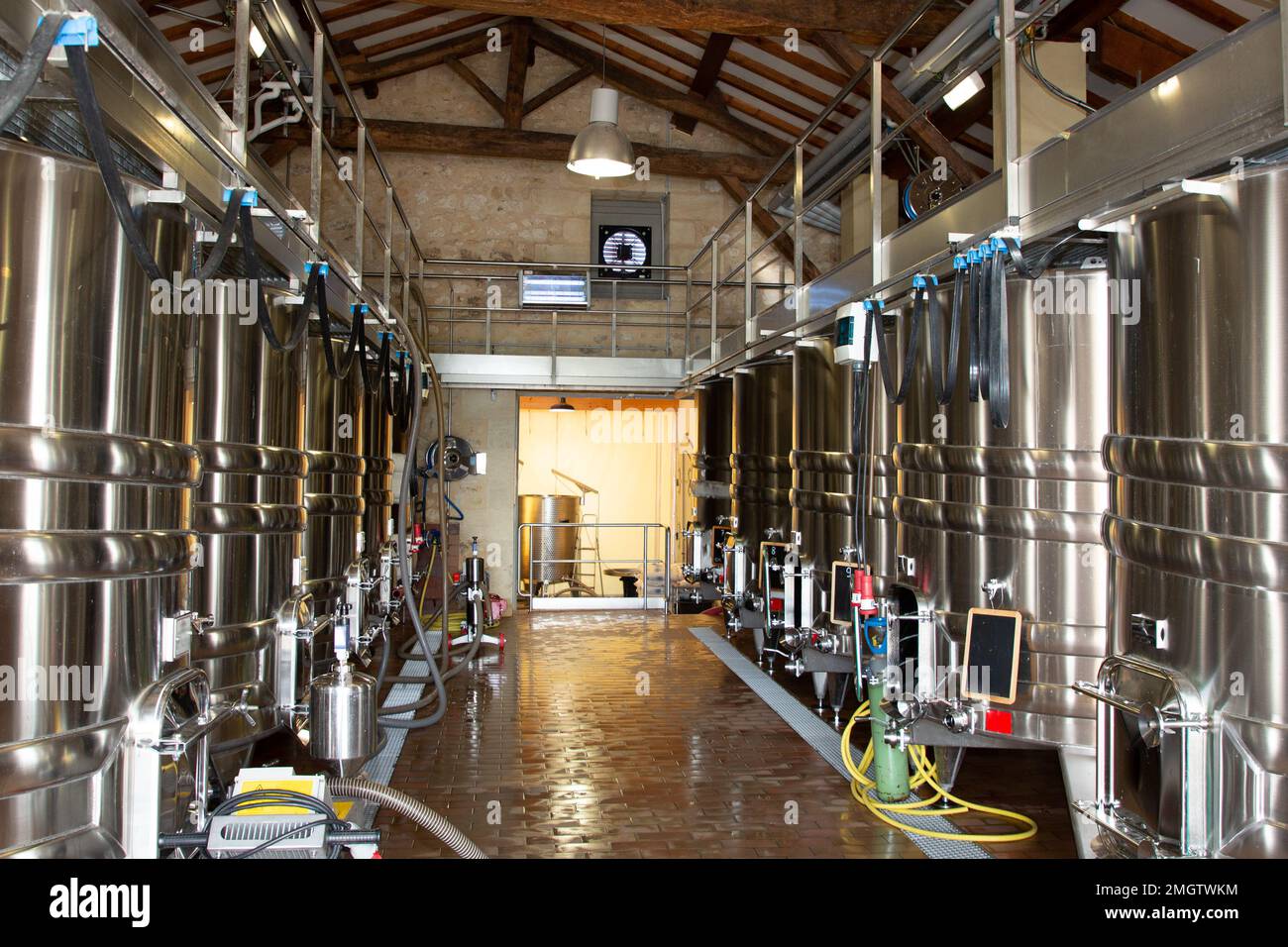 steel tanks wine factory large fermentation Tanks Wine Cellar stainless ...