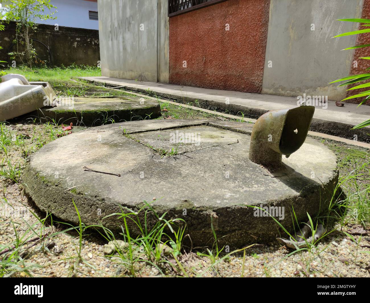Septic tanks hi-res stock photography and images - Alamy