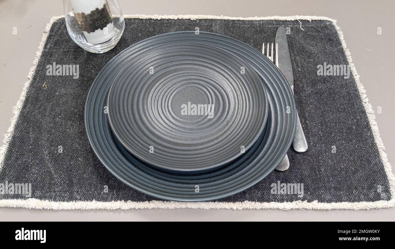Gray ceramic plate hi-res stock photography and images - Alamy