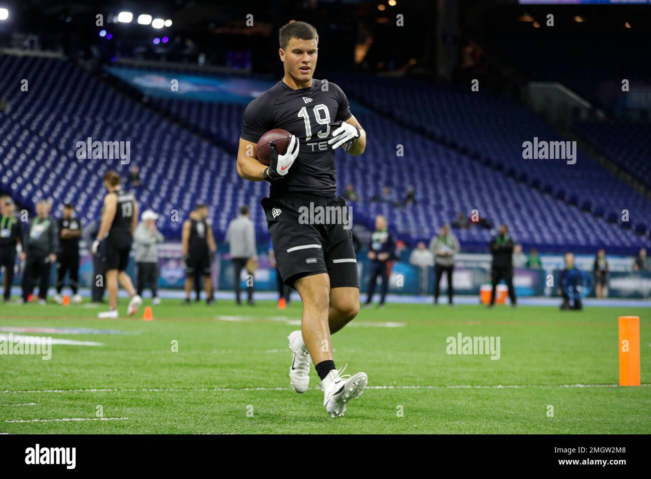 Georgia tight end Charlie Woerner runs a drill at the NFL football ...